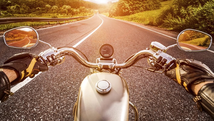 ¿Quieres empezar a manejar una motocicleta? Sigue estos consejos